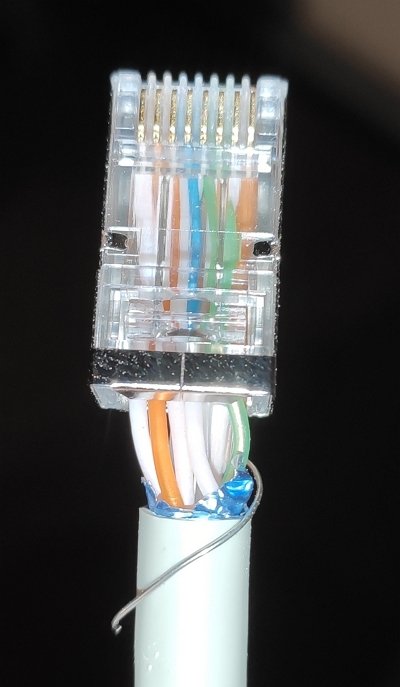 TUTOS.EU : Sertir un câble RJ45 : ordre des couleurs